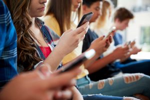 The debate over cellphone use in schools: pros and cons • Central ...